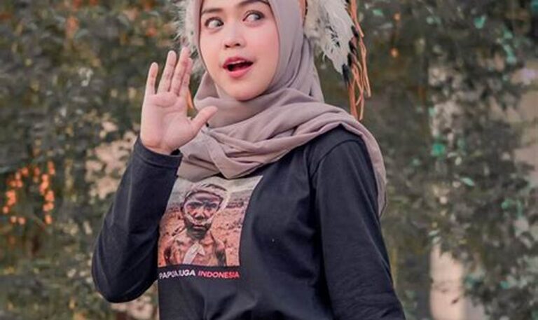 Temukan Rahasia dan Inspirasi dari Biografi Ria Ricis dalam Bahasa ...